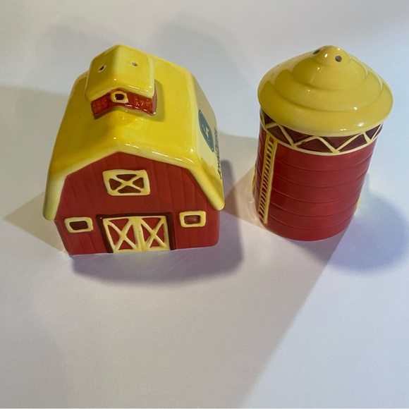 John Deere | Dining | John Deere Salt And Pepper Set Like New Never ...